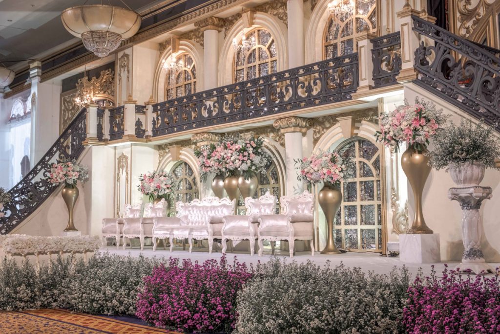 Puri Begawan – White Pearl Decoration