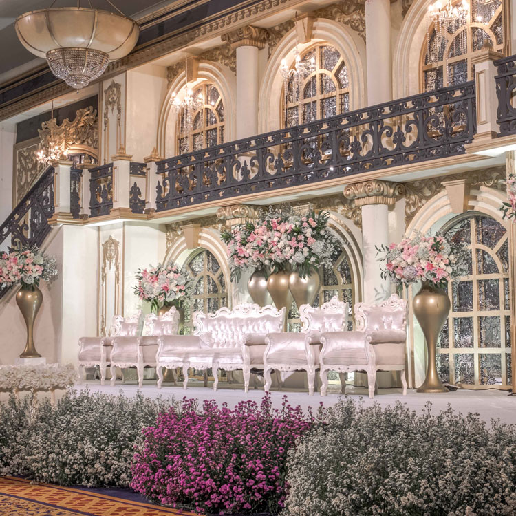 Puri Begawan – White Pearl Decoration